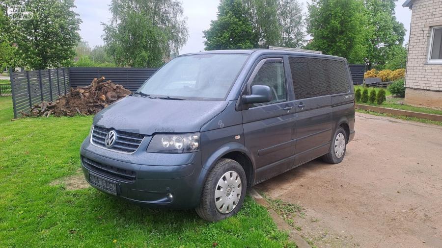 Grey Volkswagen Multivan 2009 in Vilnius, with an engine capacity of 2.50 L and mileage of 286 thousand km for 10500 €, photo 3 on AUTOMOTO.COM.LV