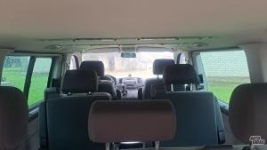 Grey Volkswagen Multivan 2009 in Vilnius, with an engine capacity of 2.50 L and mileage of 286 thousand km for 10500 €, photo 11 on AUTOMOTO.COM.LV