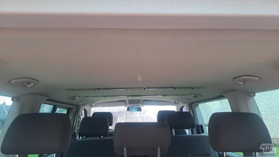Grey Volkswagen Multivan 2009 in Vilnius, with an engine capacity of 2.50 L and mileage of 286 thousand km for 10500 €, photo 14 on AUTOMOTO.COM.LV