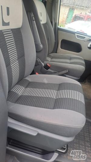 Grey Volkswagen Multivan 2009 in Vilnius, with an engine capacity of 2.50 L and mileage of 286 thousand km for 10500 €, photo 21 on AUTOMOTO.COM.LV