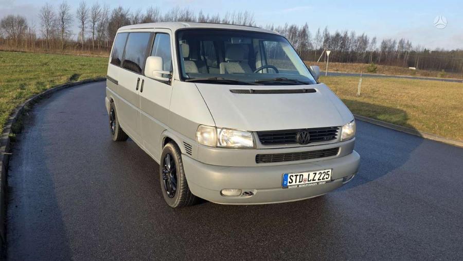 Pelēks Volkswagen Multivan 1997 Klaipėda, ar dzinēja tilpumu 2.50 L un nobraukumu 376 tūkst. km par 5690 €, foto 1 vietnē AUTOMOTO.COM.LV