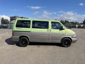 Grey Volkswagen Multivan 1998 in Marijampole, with an engine capacity of 2.50 L and mileage of 590 thousand km for 6100 €, photo 7 on AUTOMOTO.COM.LV