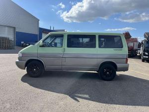 Grey Volkswagen Multivan 1998 in Marijampole, with an engine capacity of 2.50 L and mileage of 590 thousand km for 6100 €, photo 11 on AUTOMOTO.COM.LV