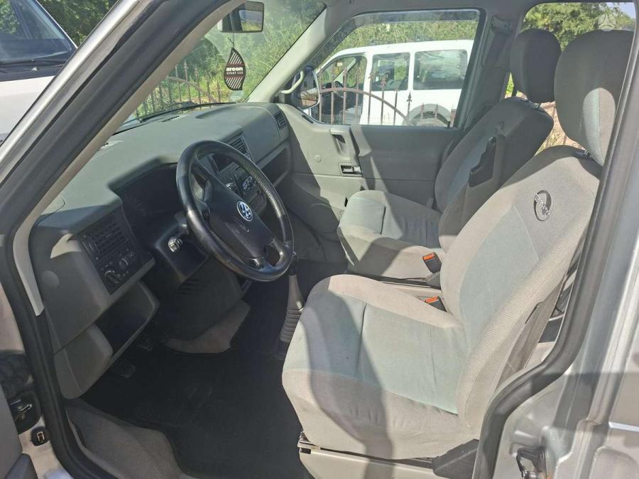 Pelēks Volkswagen Multivan 2001 Šilutė, ar dzinēja tilpumu 2.50 L un nobraukumu 329 tūkst. km par 6200 €, foto 10 vietnē AUTOMOTO.COM.LV