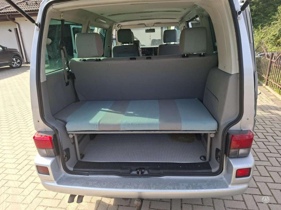 Pelēks Volkswagen Multivan 2001 Šilutė, ar dzinēja tilpumu 2.50 L un nobraukumu 329 tūkst. km par 6200 €, foto 15 vietnē AUTOMOTO.COM.LV