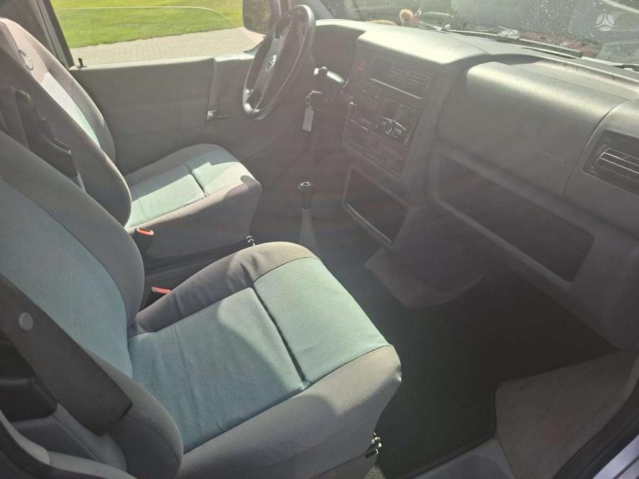 Pelēks Volkswagen Multivan 2001 Šilutė, ar dzinēja tilpumu 2.50 L un nobraukumu 329 tūkst. km par 6200 €, foto 18 vietnē AUTOMOTO.COM.LV