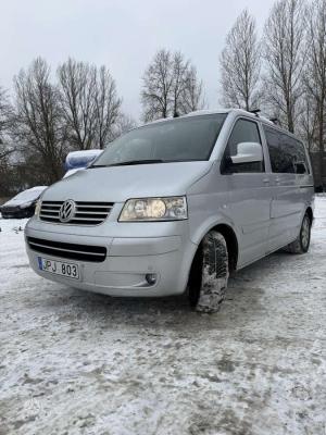 Pelēks Volkswagen Multivan 2003 Kauņa, ar dzinēja tilpumu 2.46 L un nobraukumu 354 tūkst. km par 5500 €, foto  vietnē AUTOMOTO.COM.LV