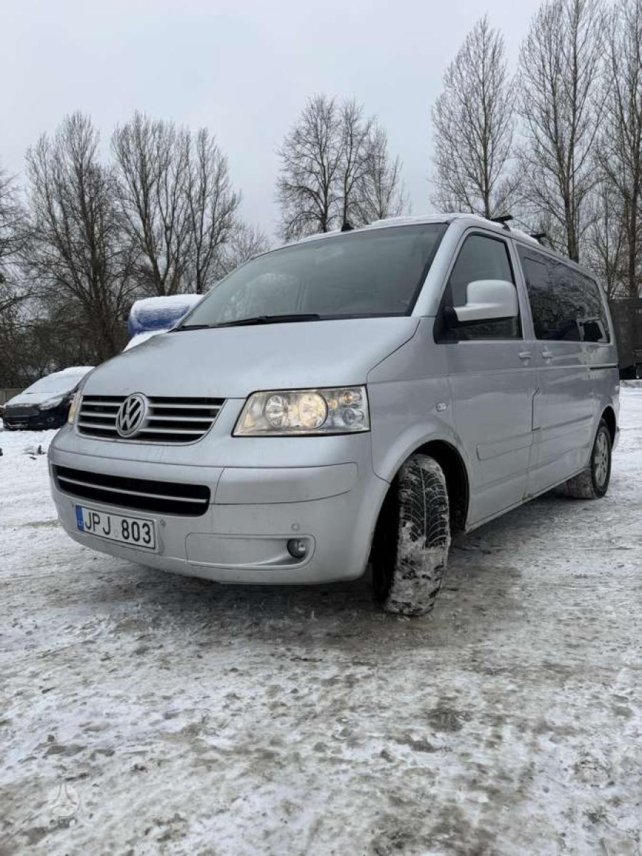Pelēks Volkswagen Multivan 2003 Kauņa, ar dzinēja tilpumu 2.46 L un nobraukumu 354 tūkst. km par 5500 €, foto 1 vietnē AUTOMOTO.COM.LV