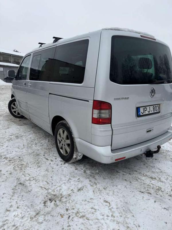 Pelēks Volkswagen Multivan 2003 Kauņa, ar dzinēja tilpumu 2.46 L un nobraukumu 354 tūkst. km par 5500 €, foto 2 vietnē AUTOMOTO.COM.LV