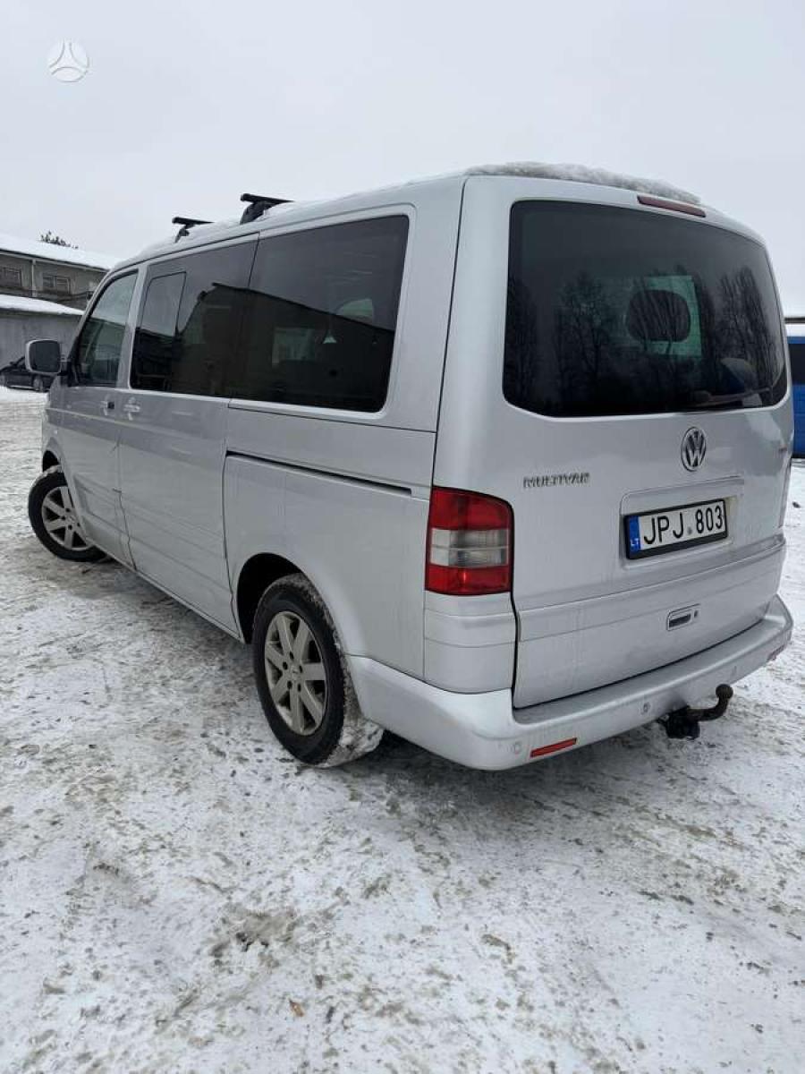 Pelēks Volkswagen Multivan 2003 Kauņa, ar dzinēja tilpumu 2.46 L un nobraukumu 354 tūkst. km par 5500 €, foto 4 vietnē AUTOMOTO.COM.LV