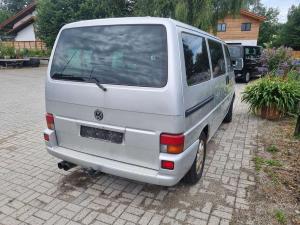 Pelēks Volkswagen Multivan 2003 Panevēža, ar dzinēja tilpumu 2.46 L un nobraukumu 470 tūkst. km par 4600 €, foto 5 vietnē AUTOMOTO.COM.LV