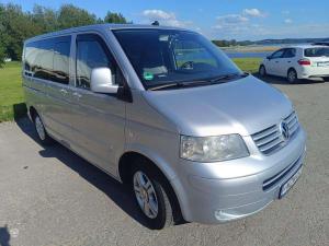 Pelēks Volkswagen Multivan 2004 Elektrėnai, ar dzinēja tilpumu 2.50 L un nobraukumu 341 tūkst. km par 6100 €, foto 9 vietnē AUTOMOTO.COM.LV
