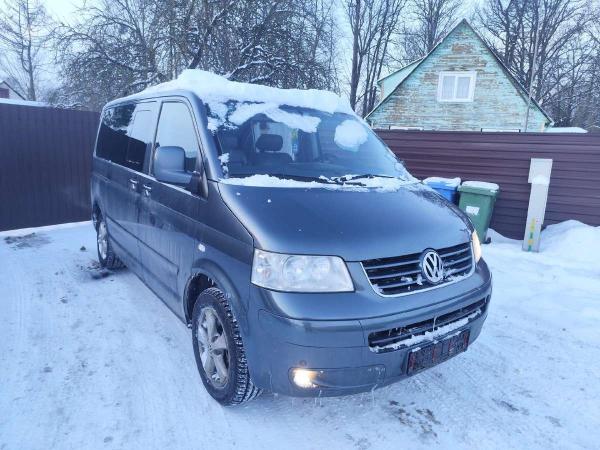 Grey Volkswagen Multivan 2005 in Kazlu Ruda, with an engine capacity of 2.50 L and mileage of 250 thousand km for 5500 €, photo 2 on AUTOMOTO.COM.LV