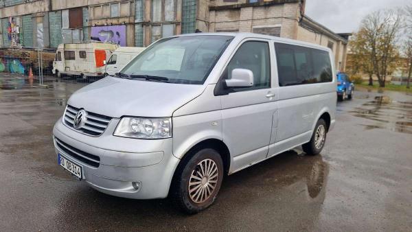 Pelēks Volkswagen Multivan 2005 Klaipėda, ar dzinēja tilpumu 2.50 L un nobraukumu 363 tūkst. km par 4150 €, foto 4 vietnē AUTOMOTO.COM.LV