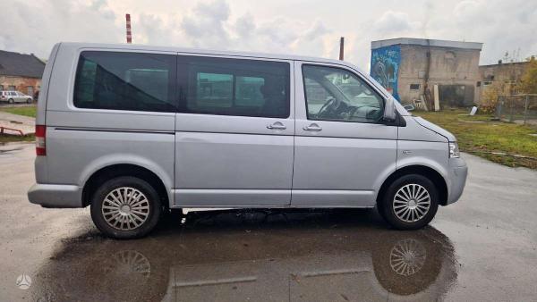 Pelēks Volkswagen Multivan 2005 Klaipėda, ar dzinēja tilpumu 2.50 L un nobraukumu 363 tūkst. km par 4150 €, foto 8 vietnē AUTOMOTO.COM.LV