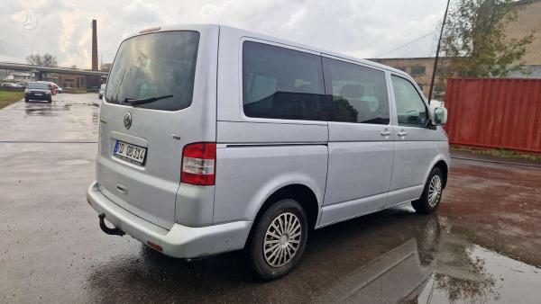Pelēks Volkswagen Multivan 2005 Klaipėda, ar dzinēja tilpumu 2.50 L un nobraukumu 363 tūkst. km par 4150 €, foto 10 vietnē AUTOMOTO.COM.LV
