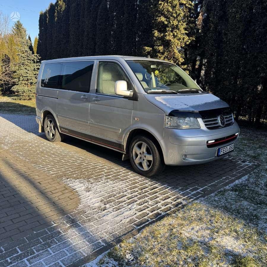 Grey Volkswagen Multivan 2005 in Vilnius, with an engine capacity of 2.50 L and mileage of 218 thousand km for 9000 €, photo 1 on AUTOMOTO.COM.LV