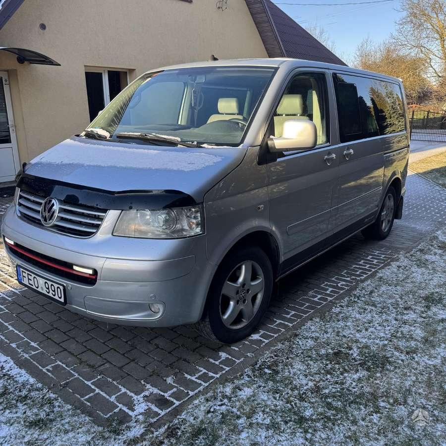 Grey Volkswagen Multivan 2005 in Vilnius, with an engine capacity of 2.50 L and mileage of 218 thousand km for 9000 €, photo 3 on AUTOMOTO.COM.LV