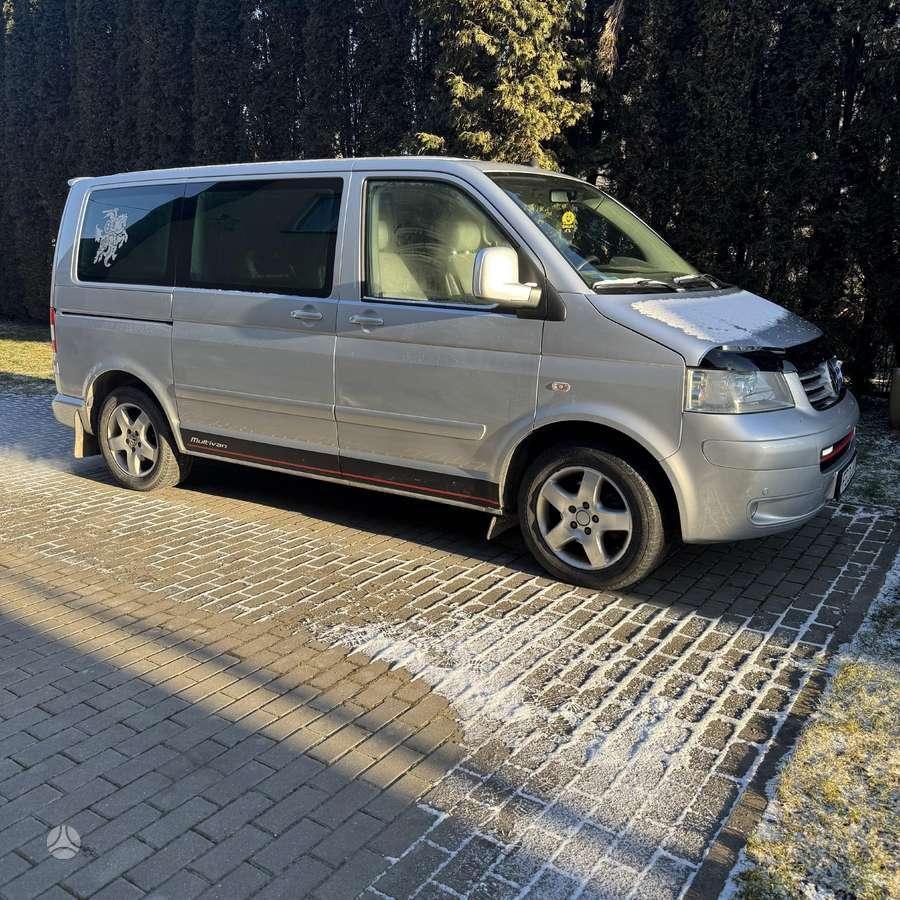 Grey Volkswagen Multivan 2005 in Vilnius, with an engine capacity of 2.50 L and mileage of 218 thousand km for 9000 €, photo 6 on AUTOMOTO.COM.LV