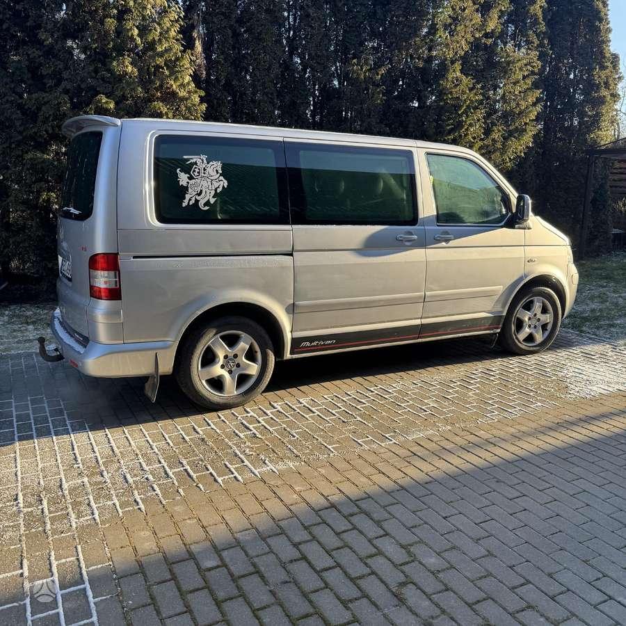 Grey Volkswagen Multivan 2005 in Vilnius, with an engine capacity of 2.50 L and mileage of 218 thousand km for 9000 €, photo 7 on AUTOMOTO.COM.LV