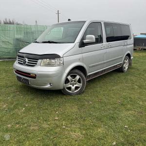 Grey Volkswagen Multivan 2005 in Vilnius, with an engine capacity of 2.50 L and mileage of 218 thousand km for 9000 €, photo 9 on AUTOMOTO.COM.LV