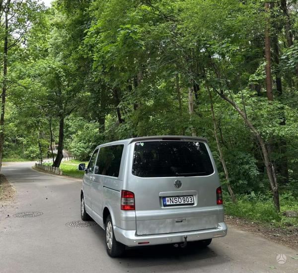 Pelēks Volkswagen Multivan 2005 Viļņa, ar dzinēja tilpumu 2.50 L un nobraukumu 355 tūkst. km par 4300 €, foto 4 vietnē AUTOMOTO.COM.LV