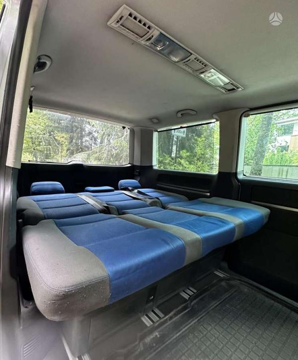 Pelēks Volkswagen Multivan 2005 Viļņa, ar dzinēja tilpumu 2.50 L un nobraukumu 355 tūkst. km par 4300 €, foto 8 vietnē AUTOMOTO.COM.LV