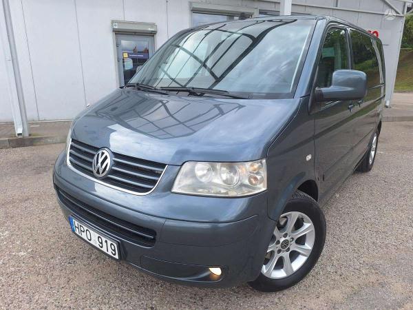 Grey Volkswagen Multivan 2005 in Jonava, with an engine capacity of 2.50 L and mileage of 336 thousand km for 6499 €, photo 1 on AUTOMOTO.COM.LV
