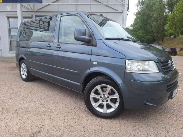 Grey Volkswagen Multivan 2005 in Jonava, with an engine capacity of 2.50 L and mileage of 336 thousand km for 6499 €, photo 6 on AUTOMOTO.COM.LV