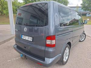 Grey Volkswagen Multivan 2005 in Jonava, with an engine capacity of 2.50 L and mileage of 336 thousand km for 6499 €, photo 10 on AUTOMOTO.COM.LV