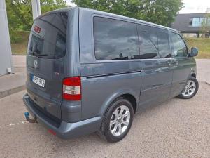 Grey Volkswagen Multivan 2005 in Jonava, with an engine capacity of 2.50 L and mileage of 336 thousand km for 6499 €, photo 12 on AUTOMOTO.COM.LV