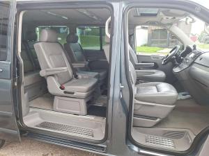 Grey Volkswagen Multivan 2005 in Jonava, with an engine capacity of 2.50 L and mileage of 336 thousand km for 6499 €, photo 14 on AUTOMOTO.COM.LV