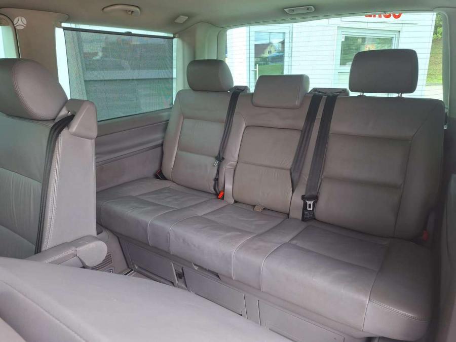 Grey Volkswagen Multivan 2005 in Jonava, with an engine capacity of 2.50 L and mileage of 336 thousand km for 6499 €, photo 15 on AUTOMOTO.COM.LV