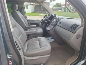 Grey Volkswagen Multivan 2005 in Jonava, with an engine capacity of 2.50 L and mileage of 336 thousand km for 6499 €, photo 18 on AUTOMOTO.COM.LV