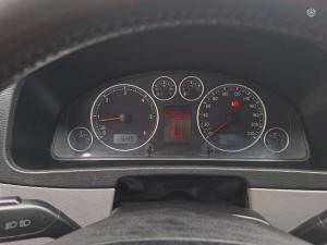 Grey Volkswagen Multivan 2005 in Jonava, with an engine capacity of 2.50 L and mileage of 336 thousand km for 6499 €, photo 26 on AUTOMOTO.COM.LV