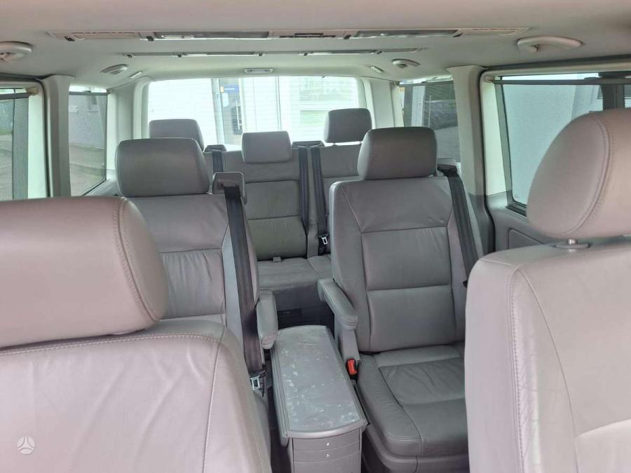 Grey Volkswagen Multivan 2005 in Jonava, with an engine capacity of 2.50 L and mileage of 336 thousand km for 6499 €, photo 29 on AUTOMOTO.COM.LV