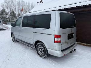 Pelēks Volkswagen Multivan 2006 Panevēža, ar dzinēja tilpumu 2.46 L un nobraukumu 360 tūkst. km par 5300 €, foto 9 vietnē AUTOMOTO.COM.LV