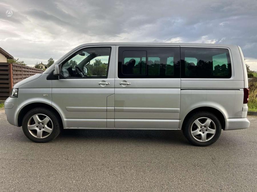 Grey Volkswagen Multivan 2006 in Plunge, with an engine capacity of 2.46 L and mileage of 261 thousand km for 6500 €, photo 9 on AUTOMOTO.COM.LV