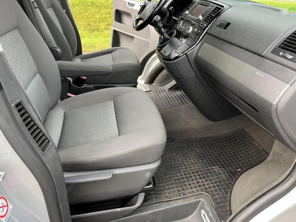 Pelēks Volkswagen Multivan 2006 Plungė, ar dzinēja tilpumu 2.46 L un nobraukumu 261 tūkst. km par 6500 €, foto 11 vietnē AUTOMOTO.COM.LV