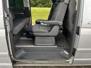 Grey Volkswagen Multivan 2006 in Plunge, with an engine capacity of 2.46 L and mileage of 261 thousand km for 6500 €, photo 14 on AUTOMOTO.COM.LV