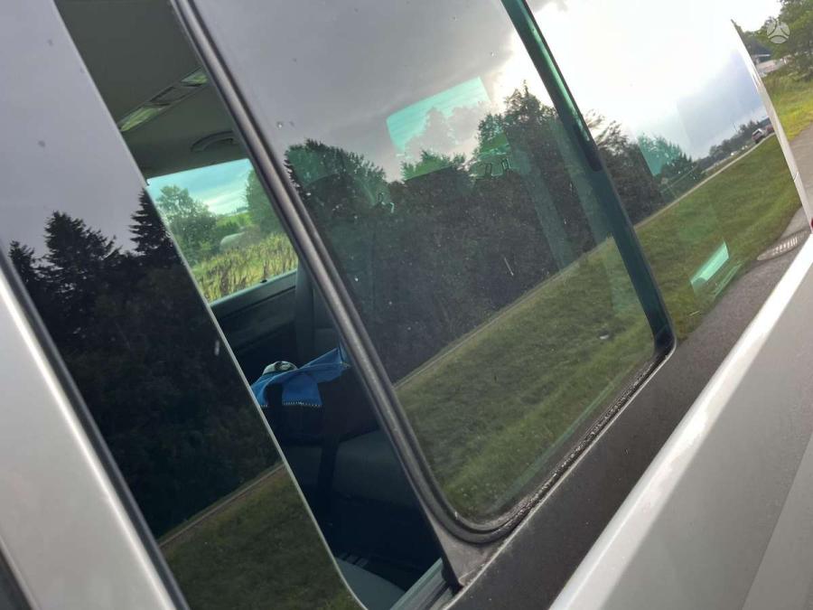 Grey Volkswagen Multivan 2006 in Plunge, with an engine capacity of 2.46 L and mileage of 261 thousand km for 6500 €, photo 28 on AUTOMOTO.COM.LV