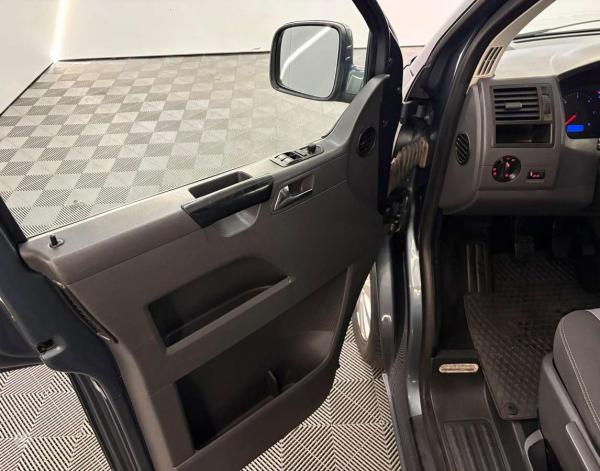 Pelēks Volkswagen Multivan 2007 Marijampole, ar dzinēja tilpumu 1.90 L un nobraukumu 276 tūkst. km par 10850 €, foto 8 vietnē AUTOMOTO.COM.LV