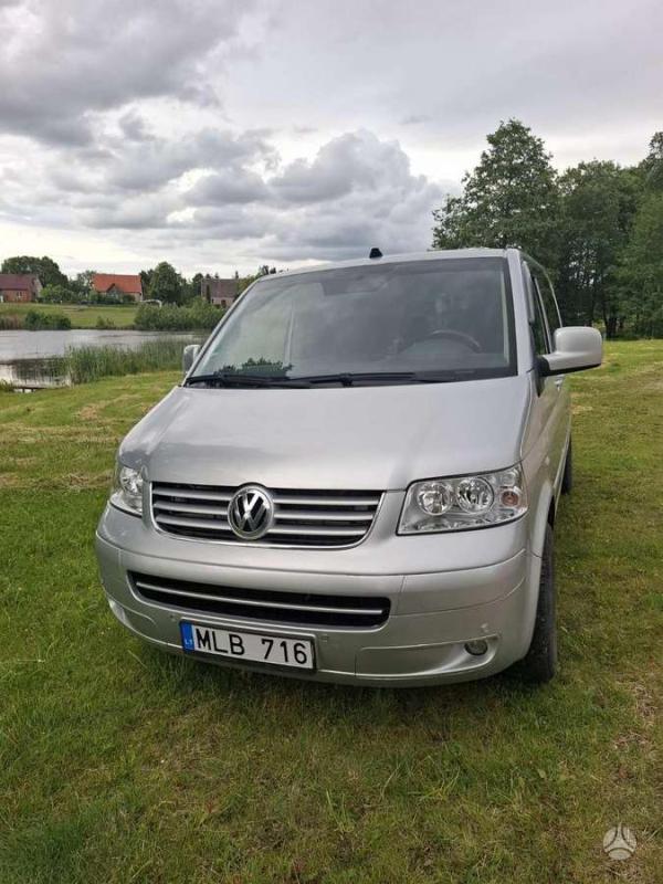 Grey Volkswagen Multivan 2007 in Ignalina, with an engine capacity of 2.46 L and mileage of 340 thousand km for 7500 €, photo 1 on AUTOMOTO.COM.LV