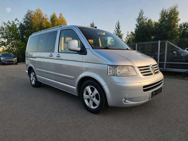 Grey Volkswagen Multivan 2007 in Pakruojis, with an engine capacity of 2.50 L and mileage of 301 thousand km for 6800 €, photo 2 on AUTOMOTO.COM.LV