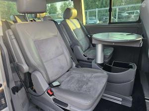 Grey Volkswagen Multivan 2007 in Pakruojis, with an engine capacity of 2.50 L and mileage of 301 thousand km for 6800 €, photo 8 on AUTOMOTO.COM.LV