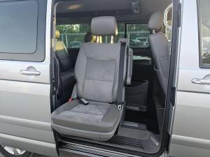 Grey Volkswagen Multivan 2007 in Pakruojis, with an engine capacity of 2.50 L and mileage of 301 thousand km for 6800 €, photo 9 on AUTOMOTO.COM.LV