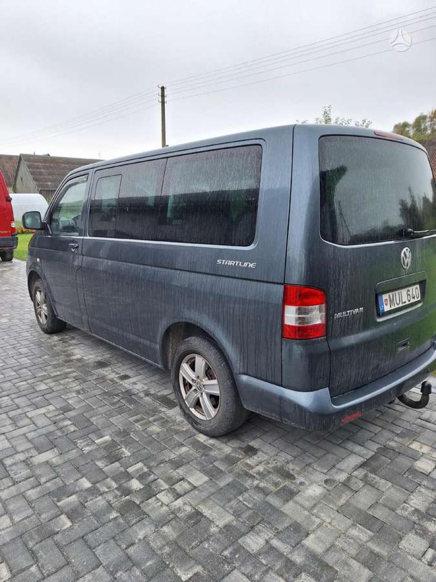 Grey Volkswagen Multivan 2008 in Panevezys, with an engine capacity of 2.50 L and mileage of 305 thousand km for 5900 €, photo 3 on AUTOMOTO.COM.LV