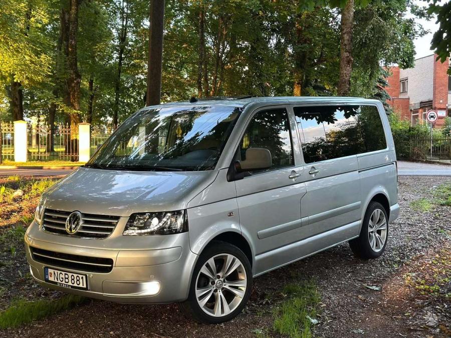 Grey Volkswagen Multivan 2008 in Vilnius, with an engine capacity of 2.46 L and mileage of 336 thousand km for 9000 €, photo 11 on AUTOMOTO.COM.LV