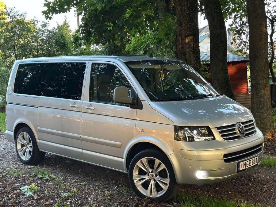 Grey Volkswagen Multivan 2008 in Vilnius, with an engine capacity of 2.46 L and mileage of 336 thousand km for 9000 €, photo 15 on AUTOMOTO.COM.LV