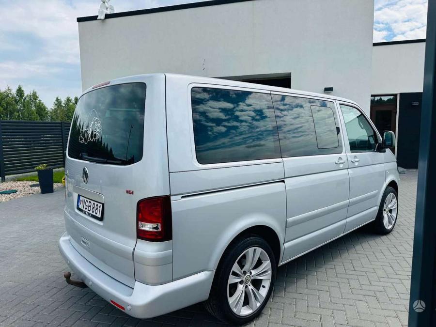 Grey Volkswagen Multivan 2008 in Vilnius, with an engine capacity of 2.46 L and mileage of 336 thousand km for 9000 €, photo 20 on AUTOMOTO.COM.LV